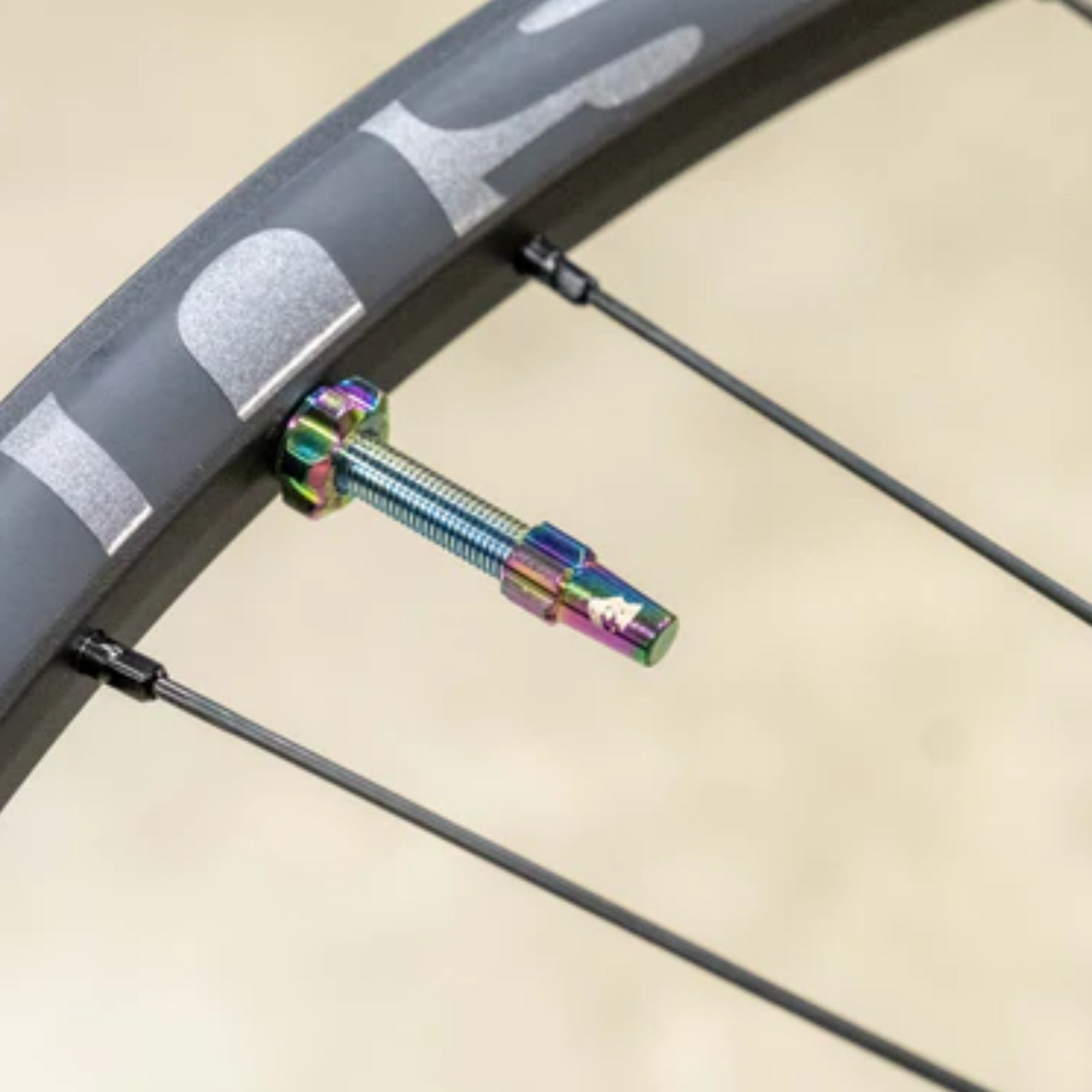 Wolf Tooth Tubeless Valve Stem Kit - AVT.Bike
